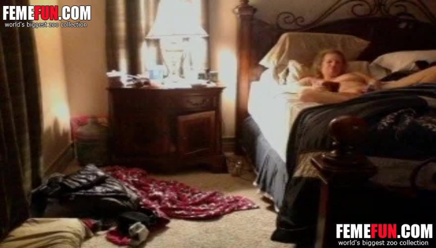 Sexy wife Caught Masturbating on Hidden Cam! Her cuckold husband at work - XXX FemeFun